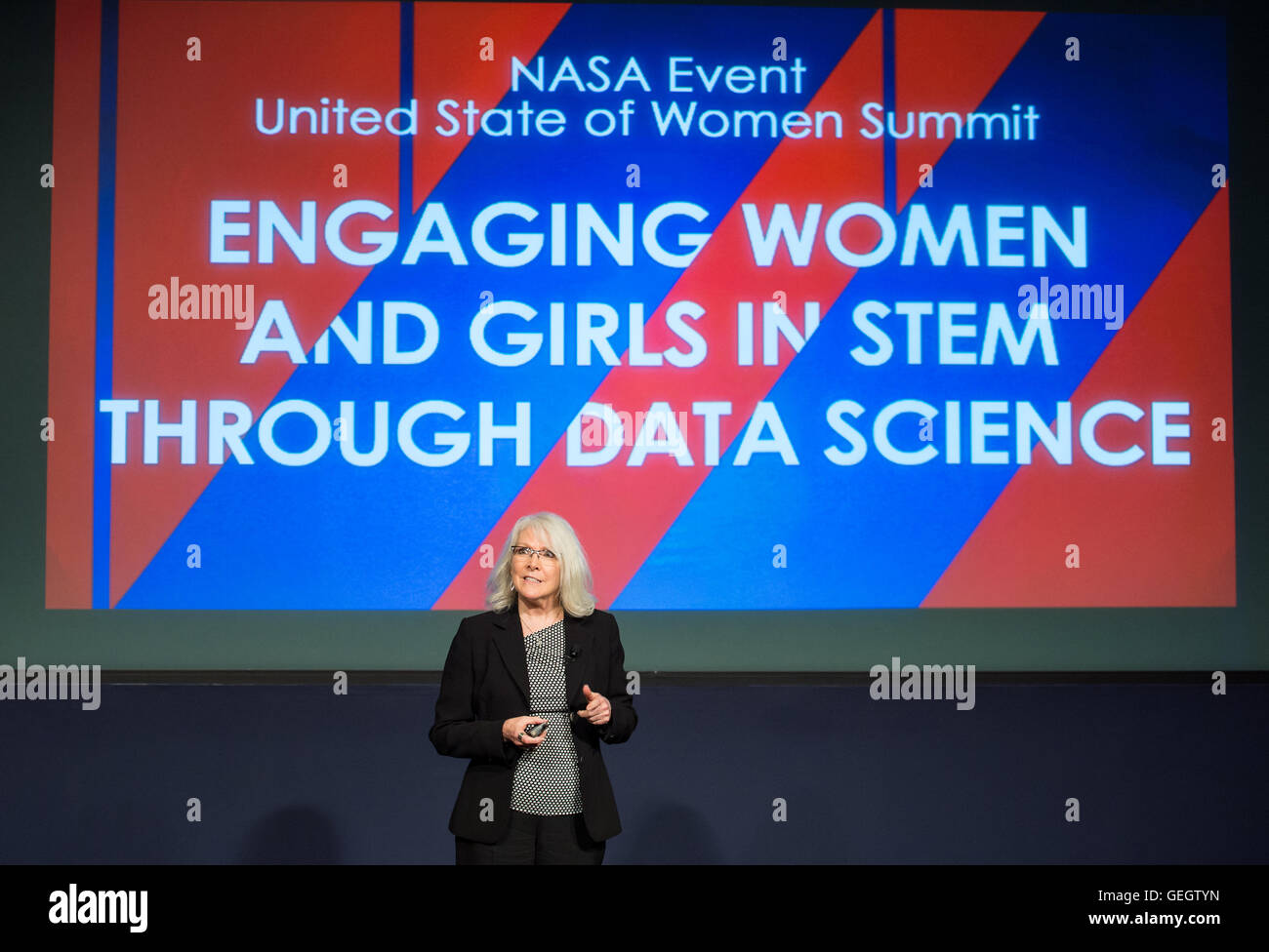 Women in math hi-res stock photography and images - Alamy