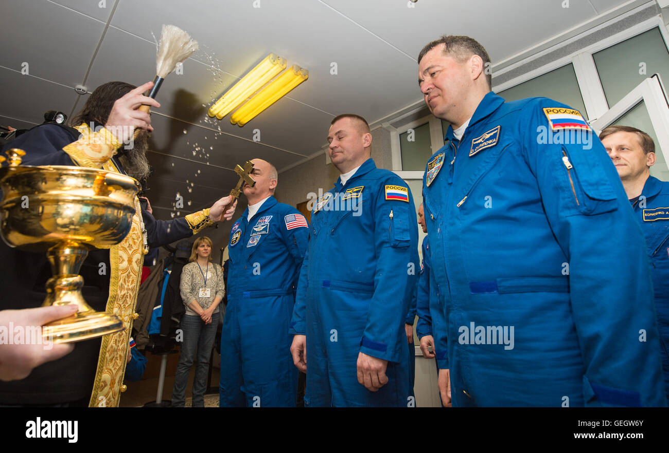 The crew of Expedition 47, including NASA astronaut Jeff Williams and ...