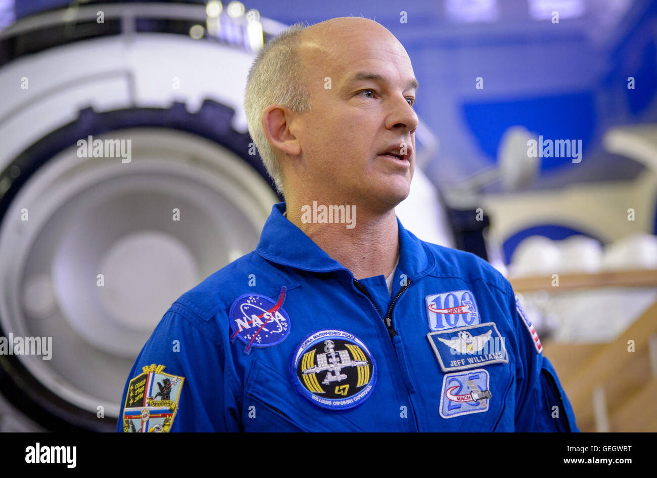 Expeditioncrew hi-res stock photography and images - Alamy