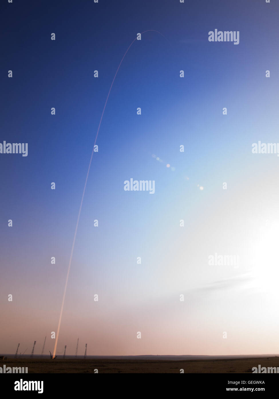 Expedition 48 launch hi-res stock photography and images - Alamy