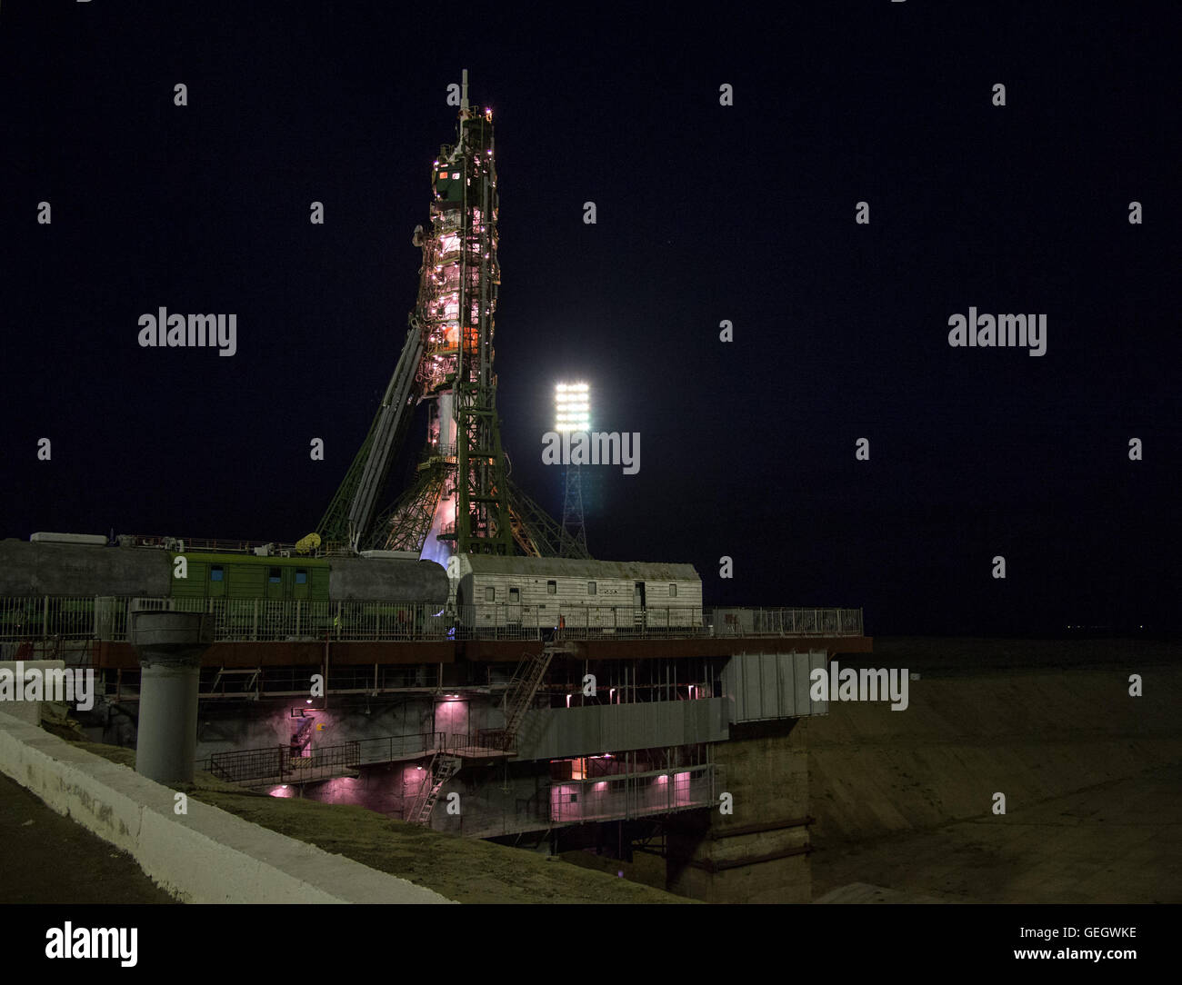 Expedition 48 launch hi-res stock photography and images - Alamy