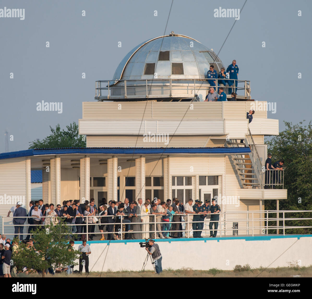 Expedition 48 launch hi-res stock photography and images - Alamy