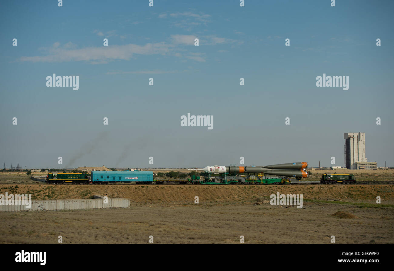 Expedition 48 preflight hi-res stock photography and images - Alamy