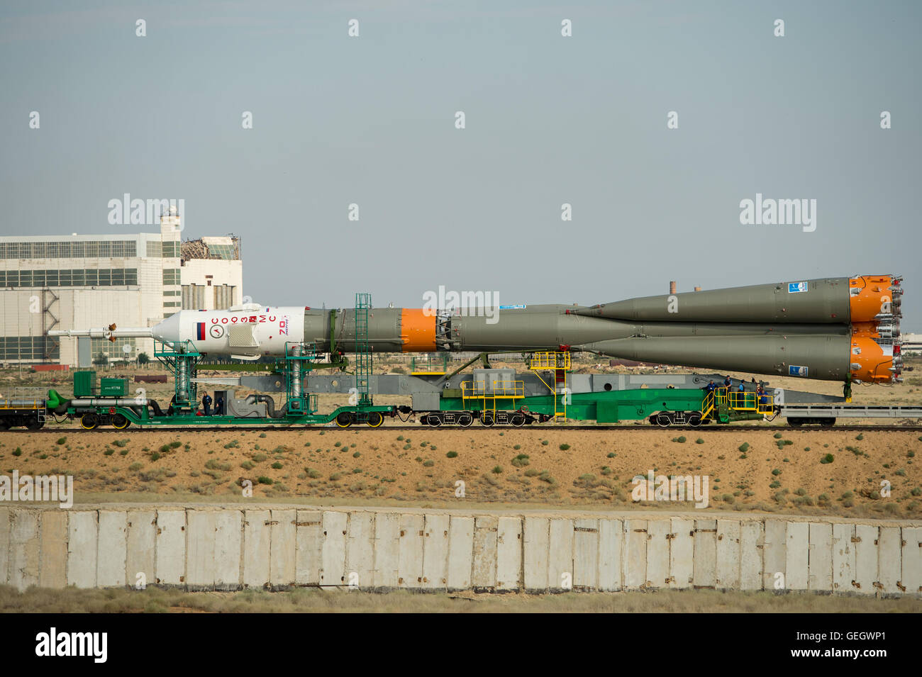 Expedition 48 preflight hi-res stock photography and images - Alamy