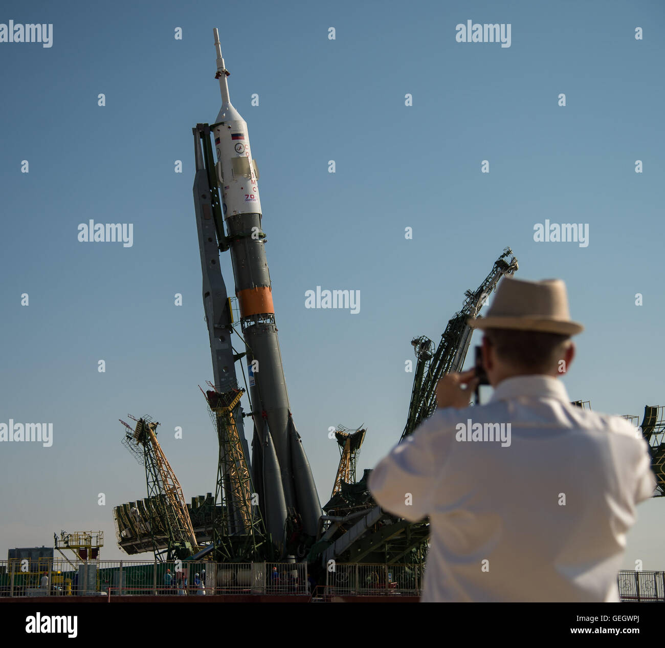Expedition 48 preflight hi-res stock photography and images - Alamy