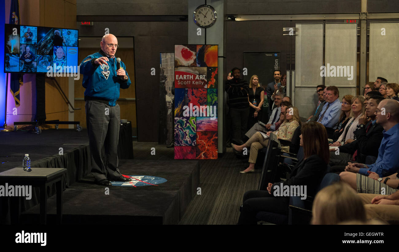 Scott Kelly discusses experiences from his year-long mission aboard the ...