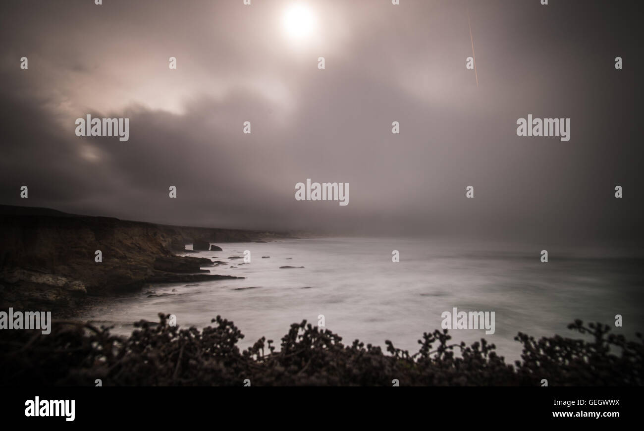 Forecasting weather satellite hi-res stock photography and images - Alamy