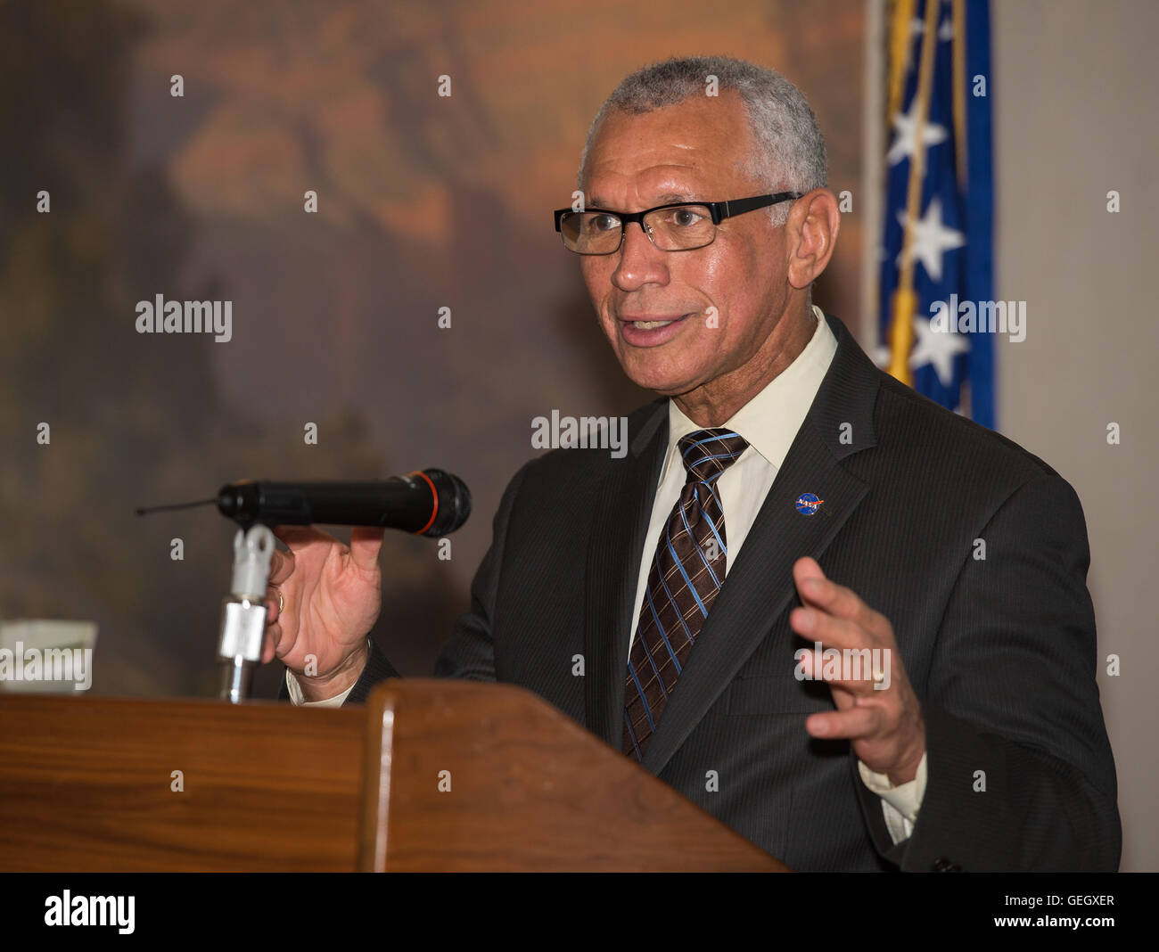 Spaso house hi-res stock photography and images - Alamy