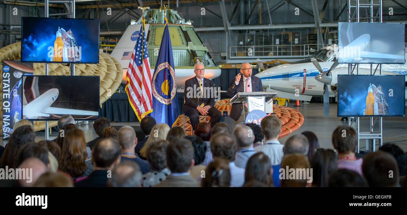 The State of NASA address, featuring Bill Ingalls, Charles Bolden, and ...