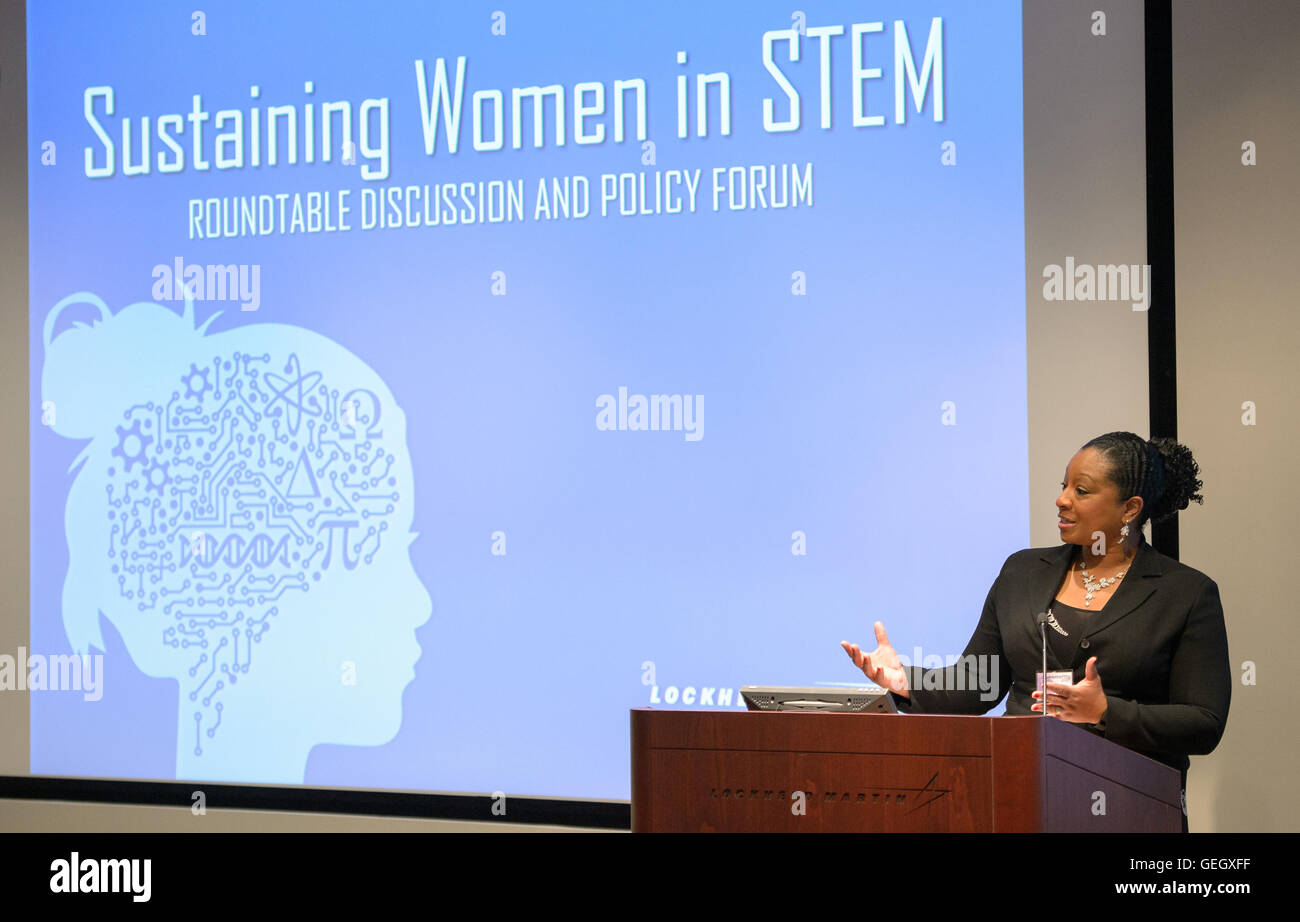 Women in stem hi-res stock photography and images - Alamy