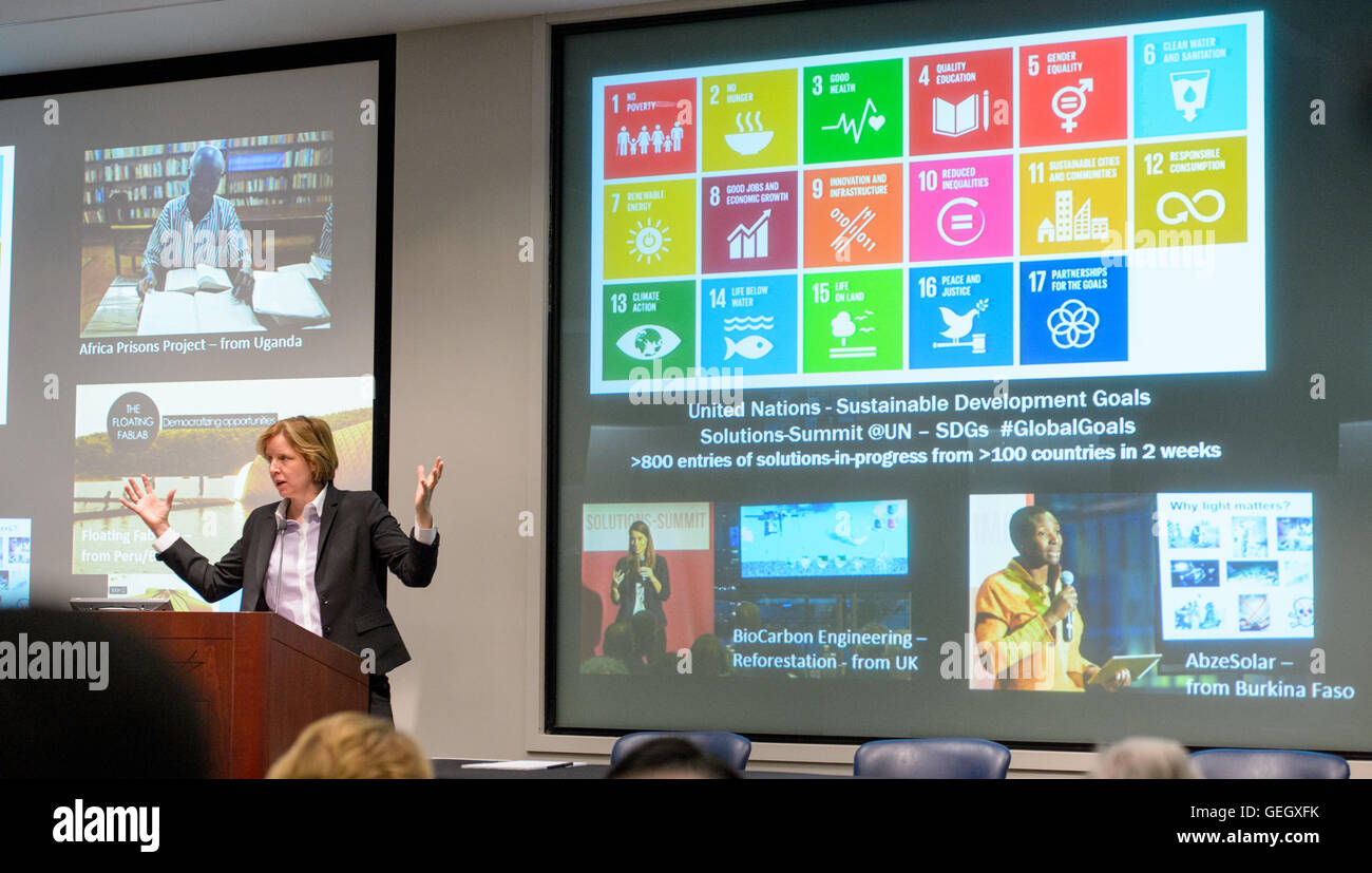 Sustaining Women in STEM Roundtable 03290003 Stock Photo - Alamy