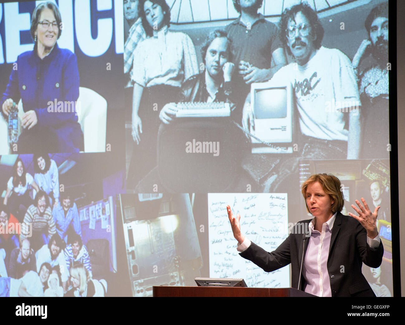 Sustaining Women in STEM Roundtable 03290006 Stock Photo - Alamy