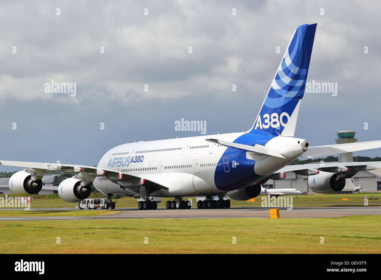 The Airbus A380 F-WWDD displayed its impressive maneuverability at the ...