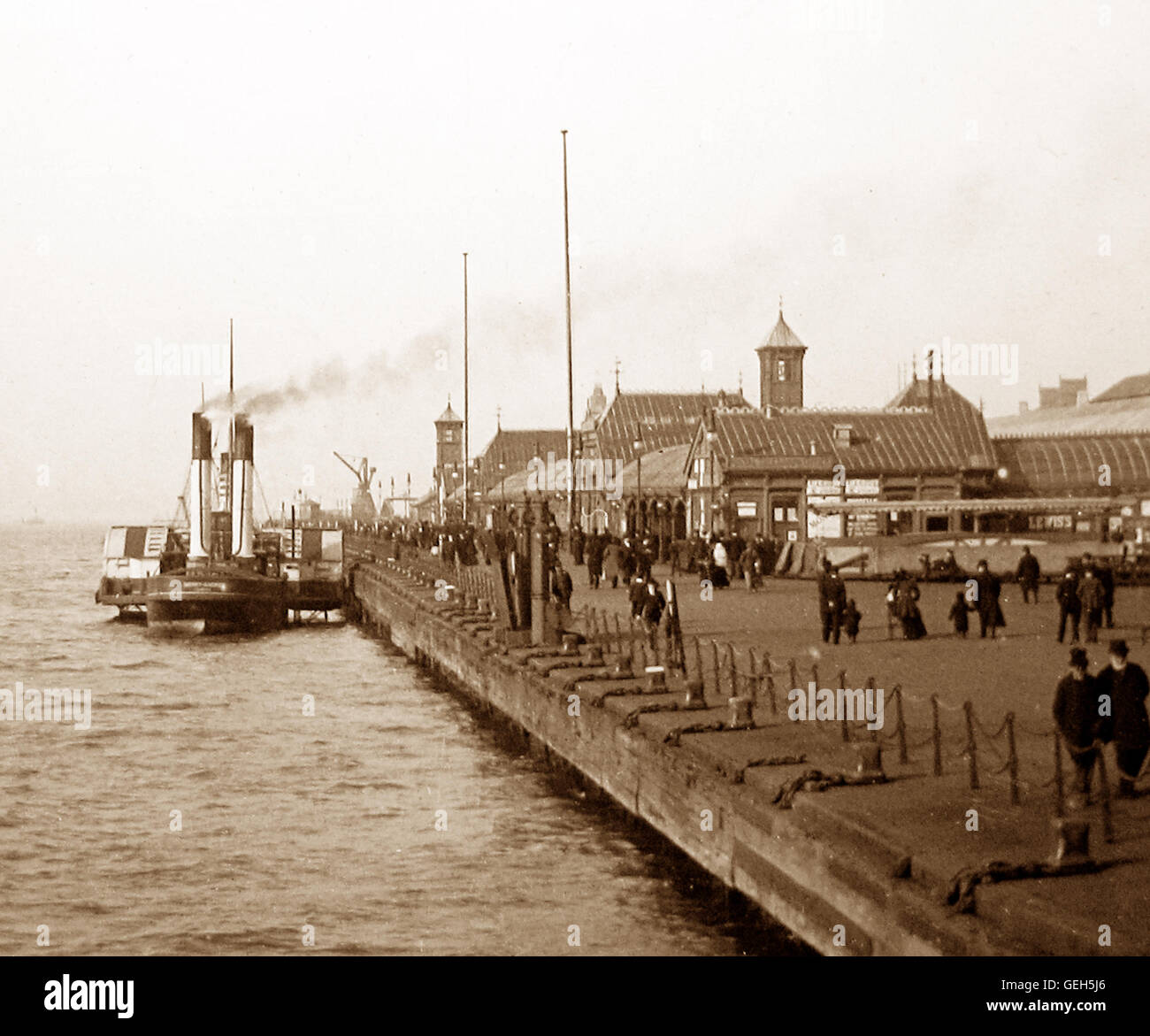 Liverpool ferry landing hi-res stock photography and images - Alamy