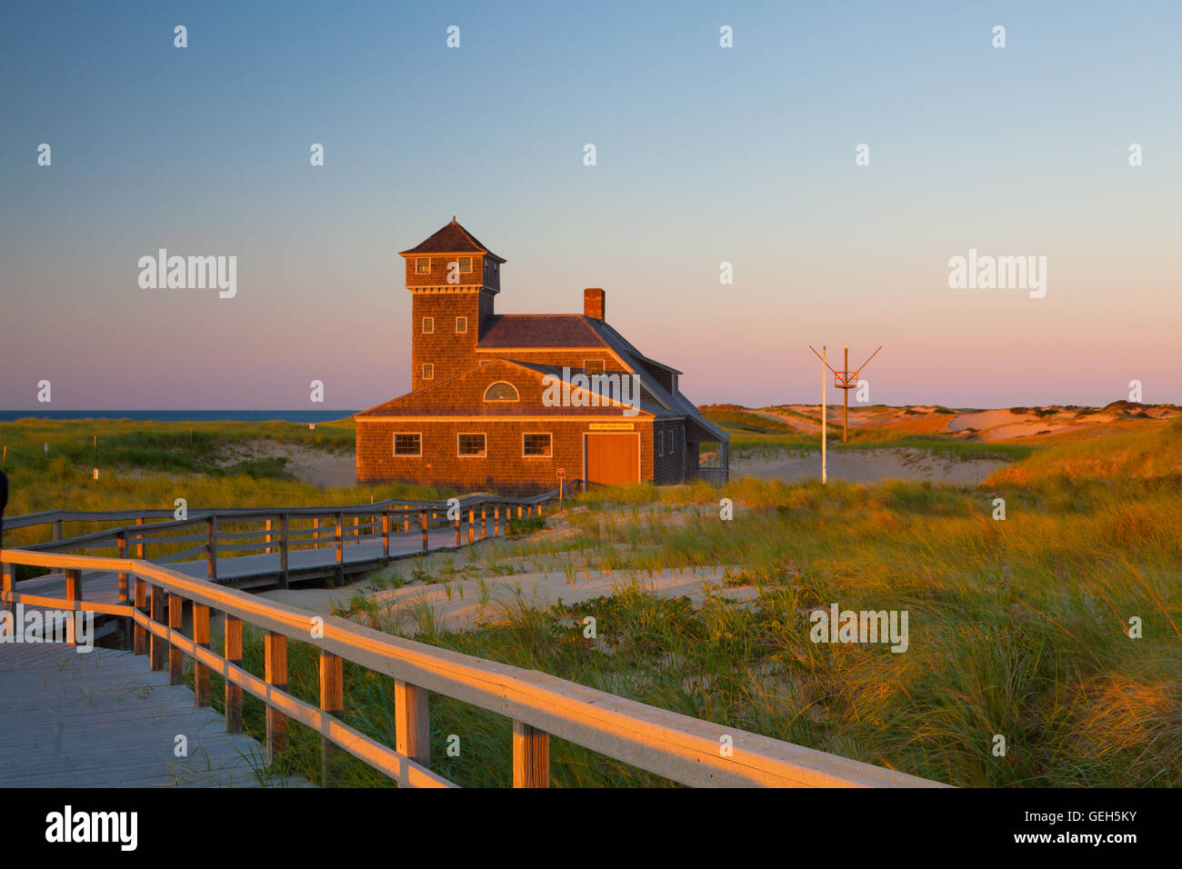 Cape cod beach house hi-res stock photography and images - Alamy