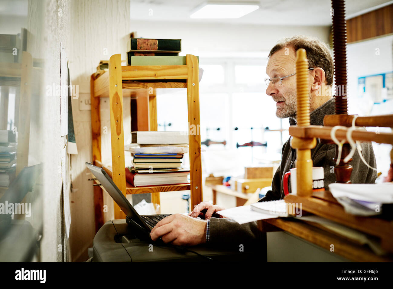 Bookbinding press hi-res stock photography and images - Alamy