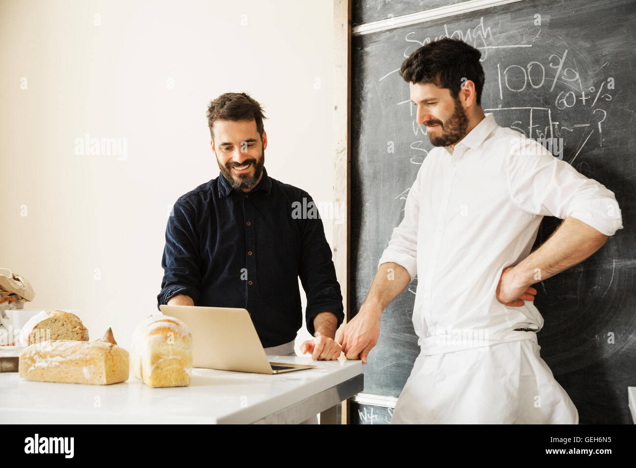Family computer wall hi-res stock photography and images - Alamy