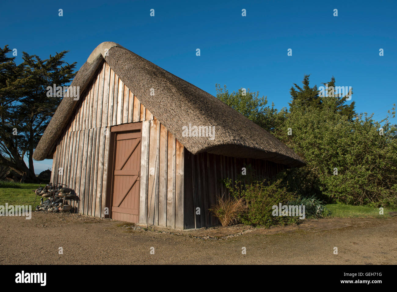 Thatched shed hi-res stock photography and images - Alamy