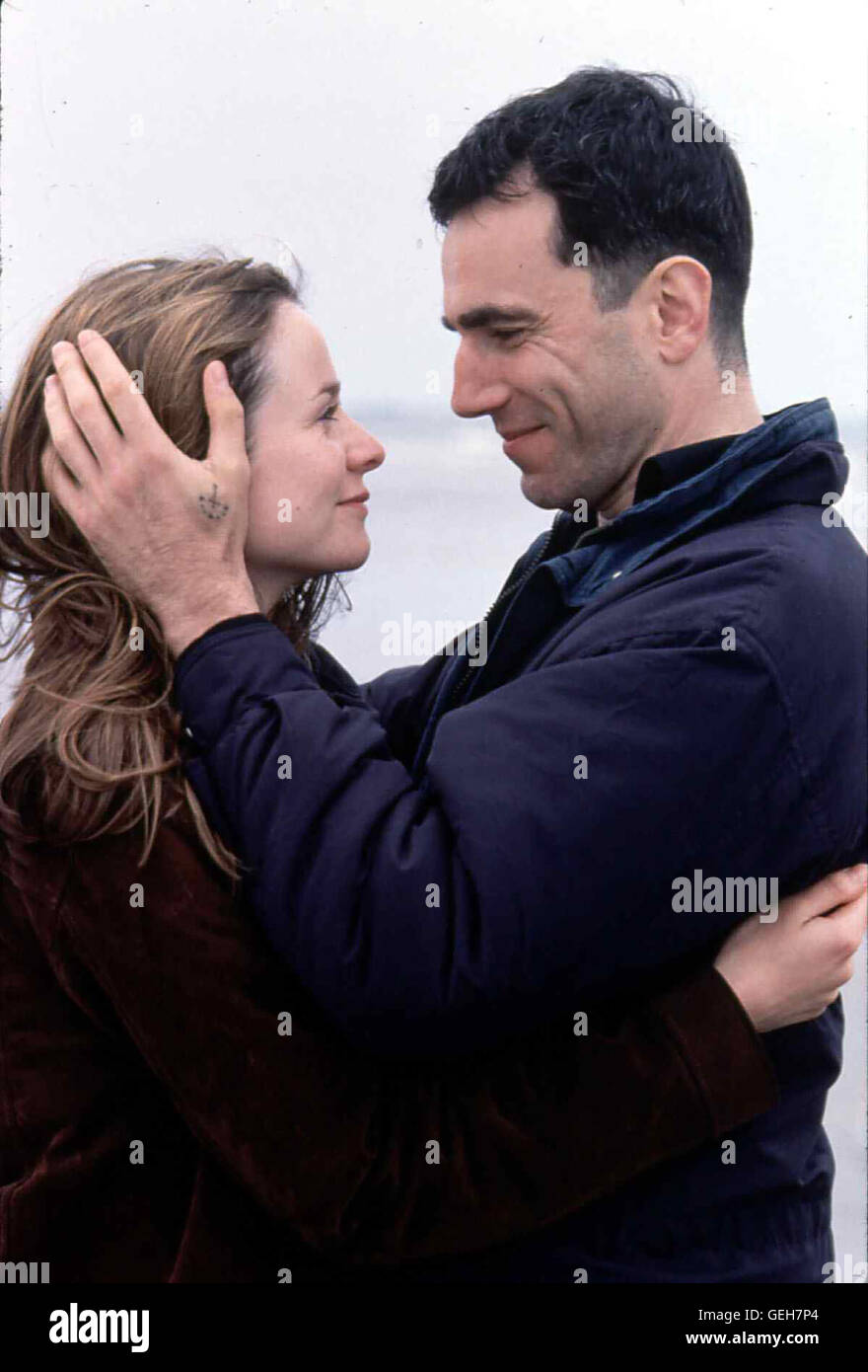 Maggie (Emily Watson), Danny Flynn (Daniel Day-Lewis) *** Local Caption ...