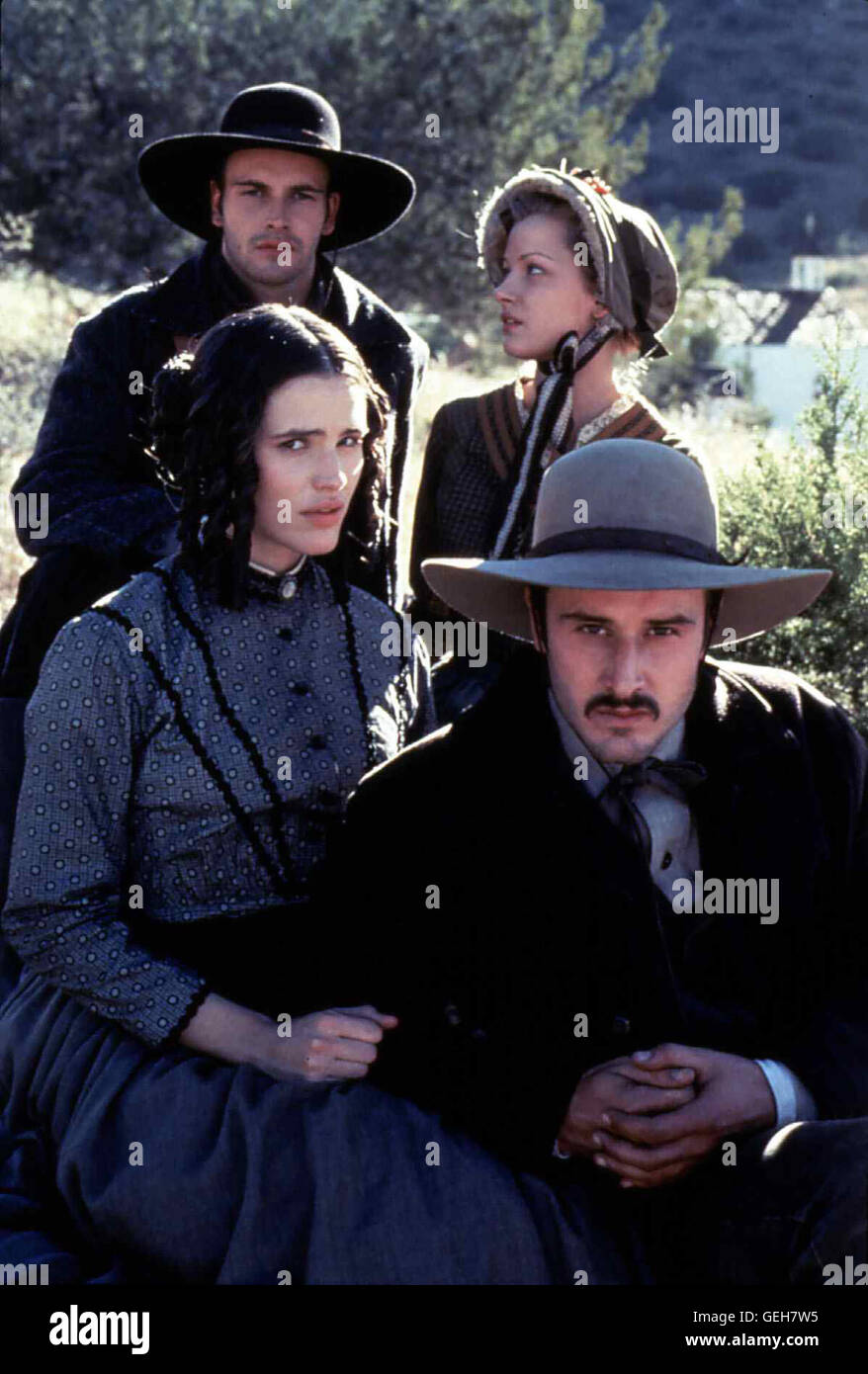 Jonny Lee Miller (hinten links), Jennifer Garner (links), David ...