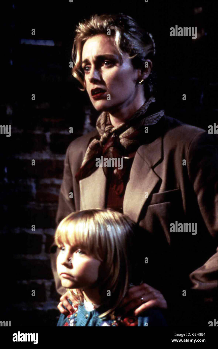 Lindsay Haun, Lisa Collins Mrs. Rickman (Lisa Collins, hinten) sucht ...