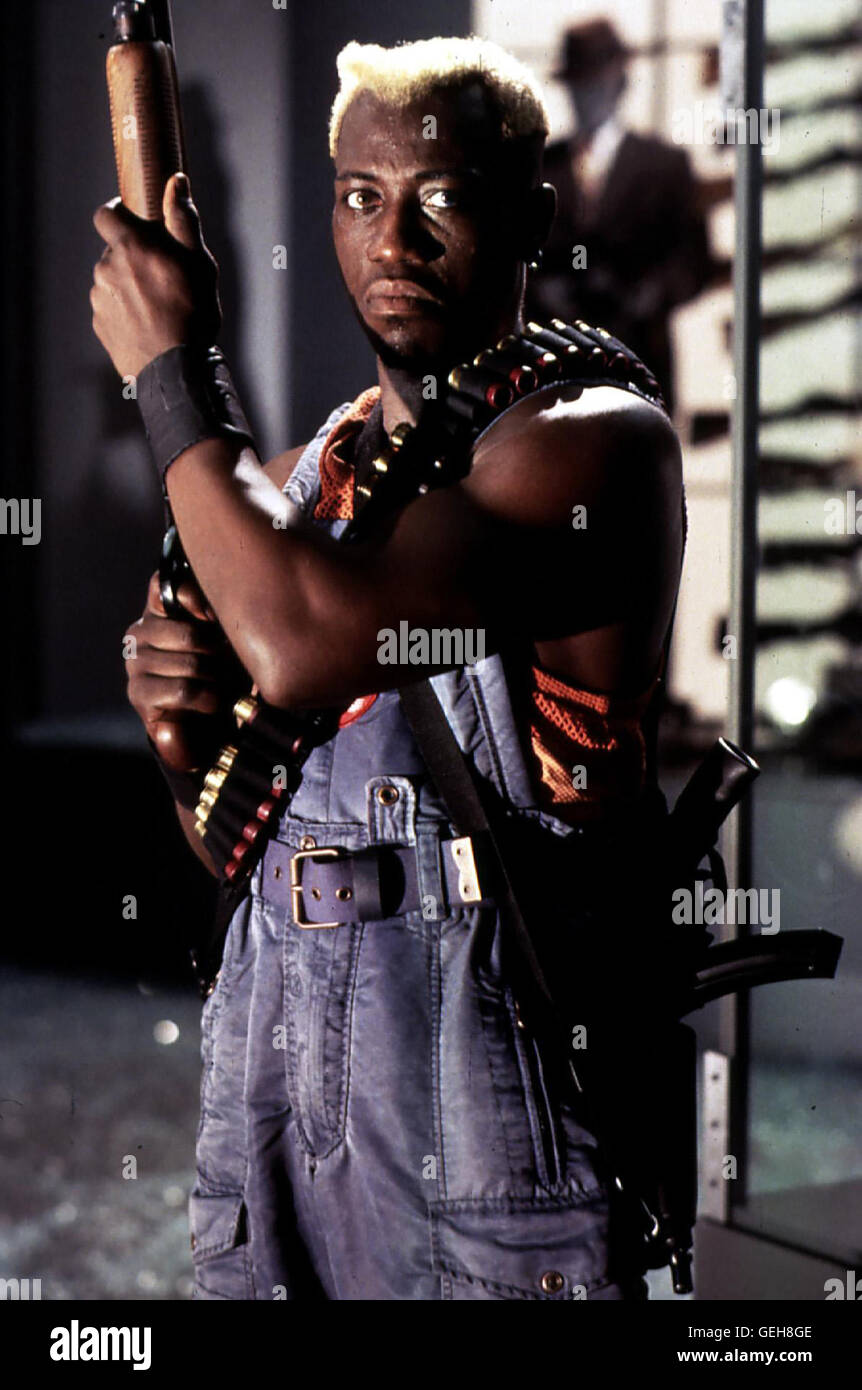 Wesley Snipes Simon Phoenix (Wesley Snipes) auf der Jagd nach einem ...