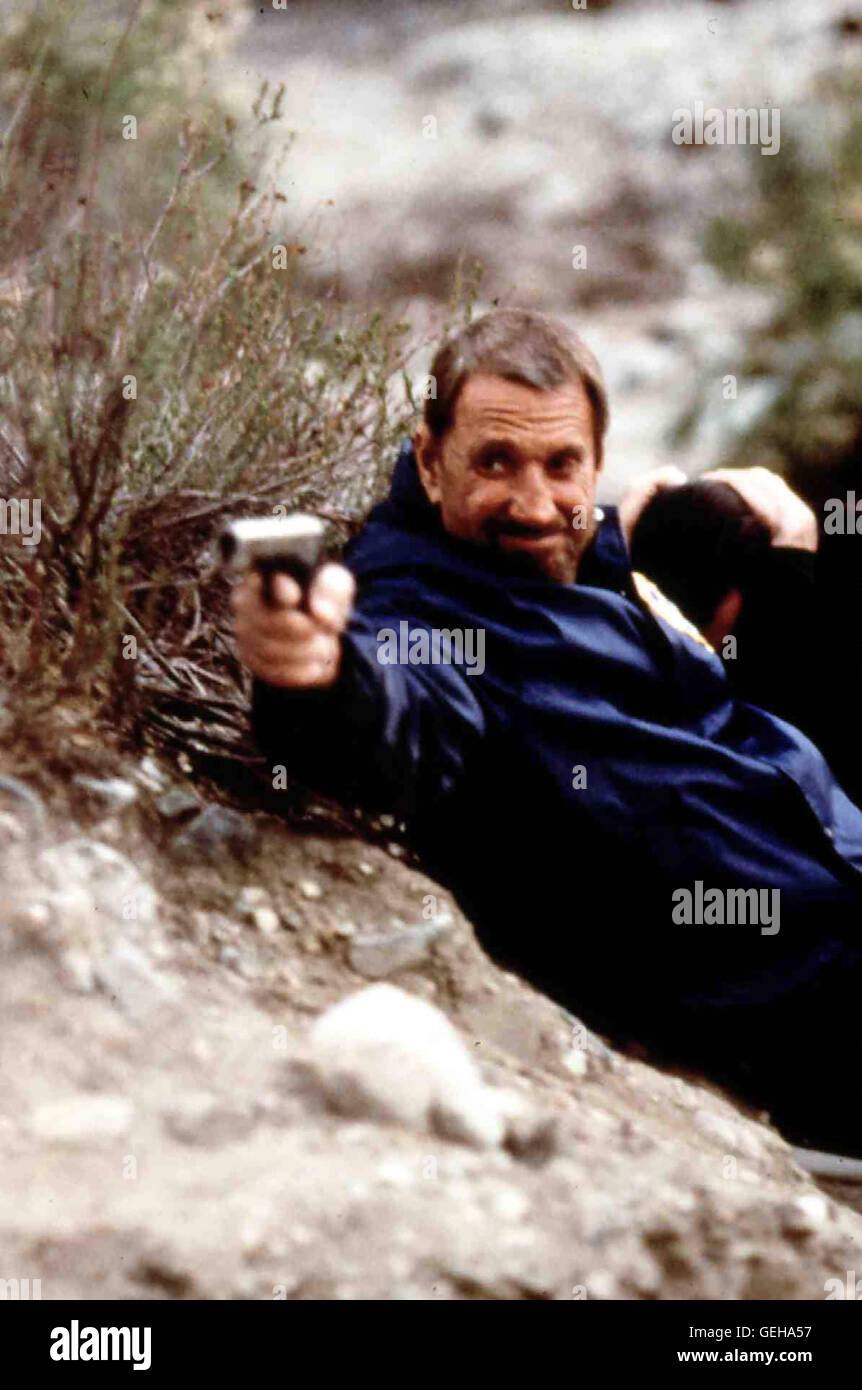 Enzo Martini (Roy Scheider) *** Local Caption *** 1998, Evasive Action ...