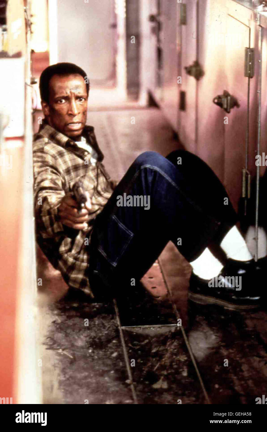 Luke Sinclair (Dorian Harewood) *** Local Caption *** 1998, Evasive ...