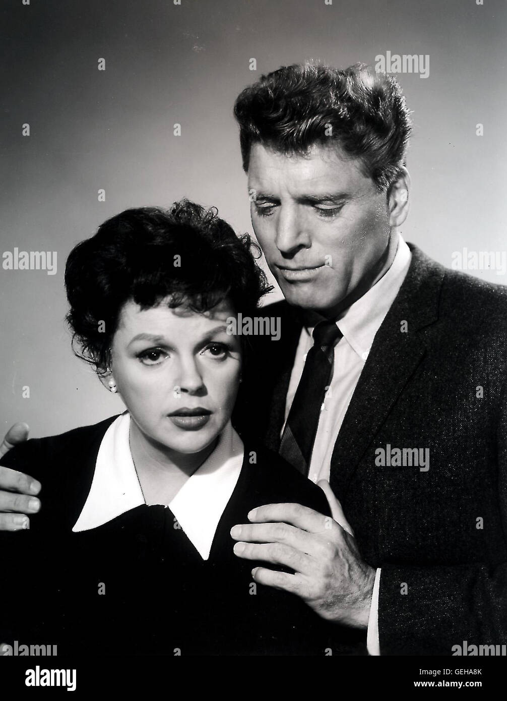 Judy Garland, Burt Lancaster Dr. Matthew Clark (Burt Lancaster) leitet ...