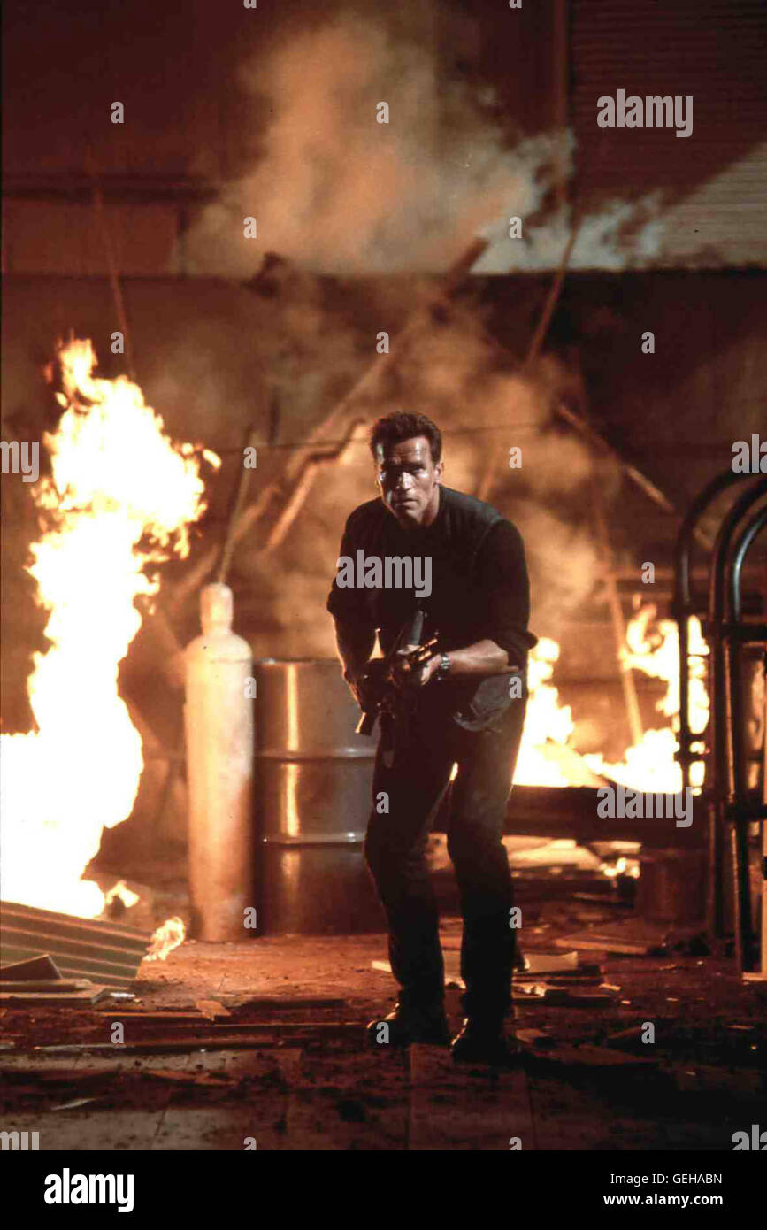 Eraser arnold schwarzenegger 1996 hi-res stock photography and images ...