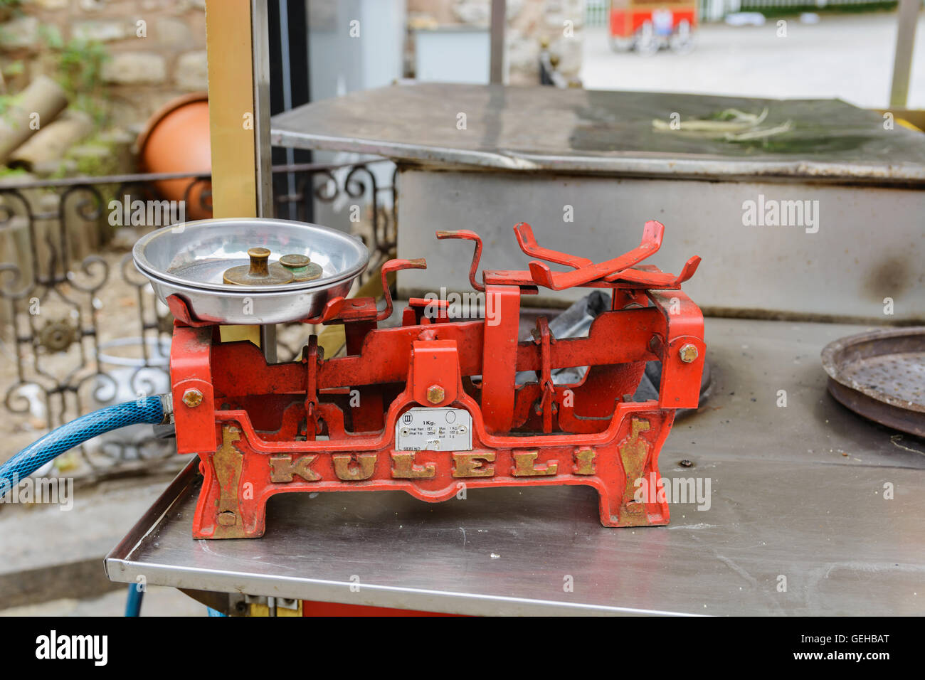 Red scales hi-res stock photography and images - Alamy