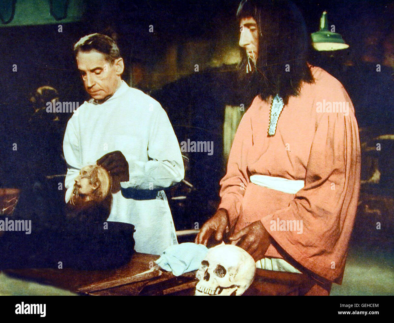 Dr. Zurich (Henry Daniell, l) *** Local Caption *** 1959, Four Skulls ...