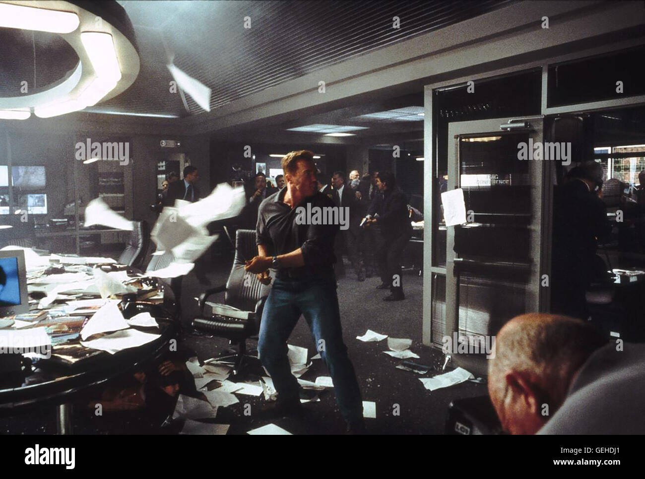 Arnold Schwarzenegger *** Local Caption *** 2001, Collateral Damage, Collateral Damage - Zeit ...