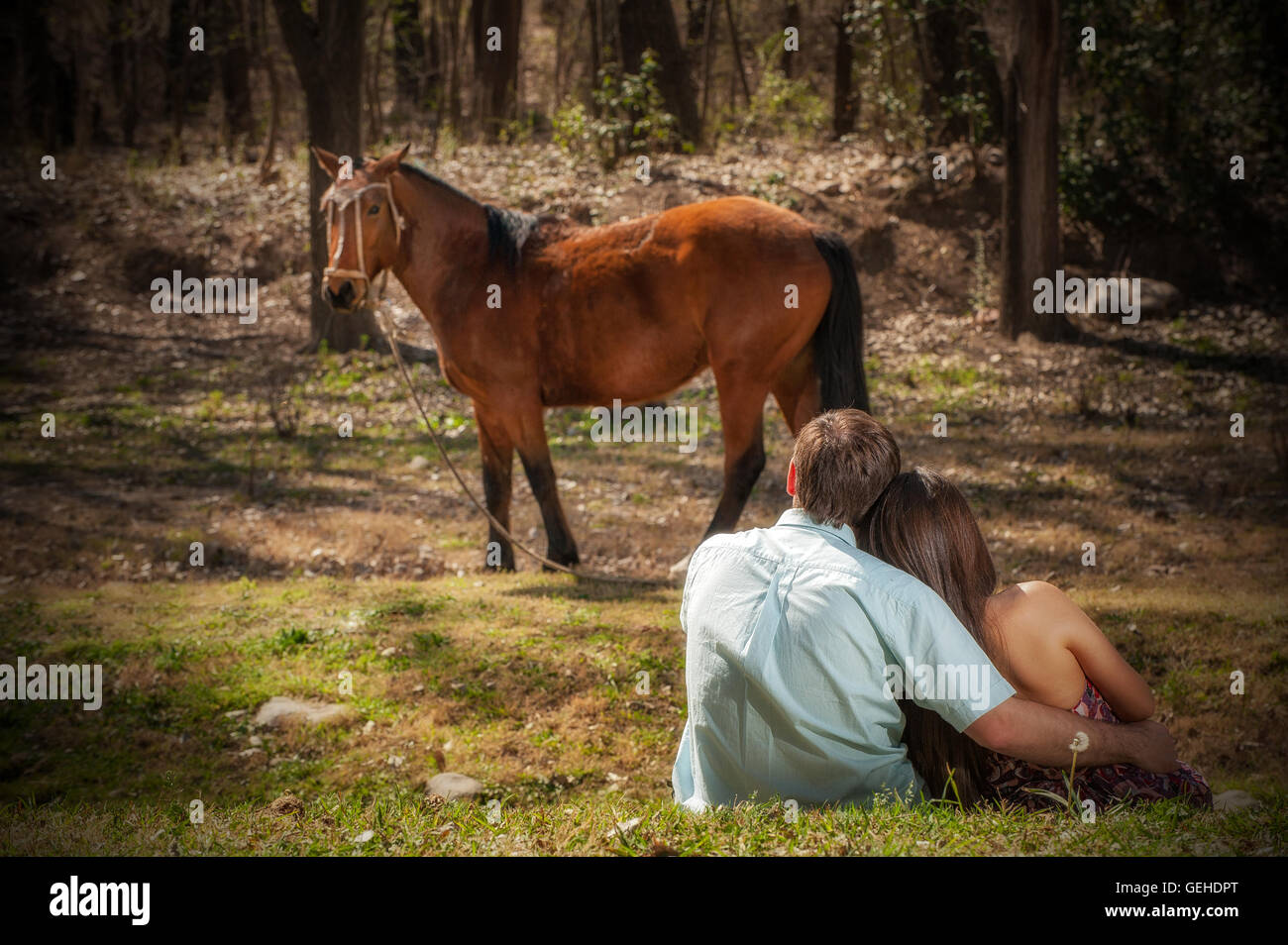 Back hug couple hi-res stock photography and images - Alamy