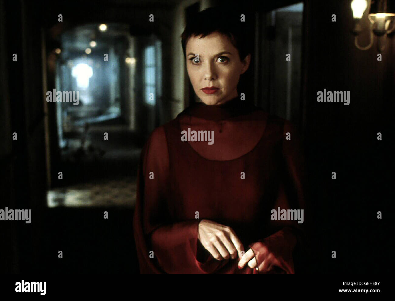 Claire Cooper (Annette Bening) *** Local Caption *** 1998, In Dreams ...