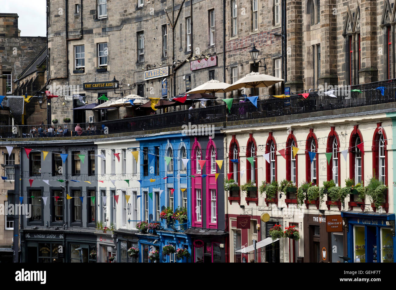 The colourful Victoria Street and Terrace in Edinburgh's Old Town Stock ...