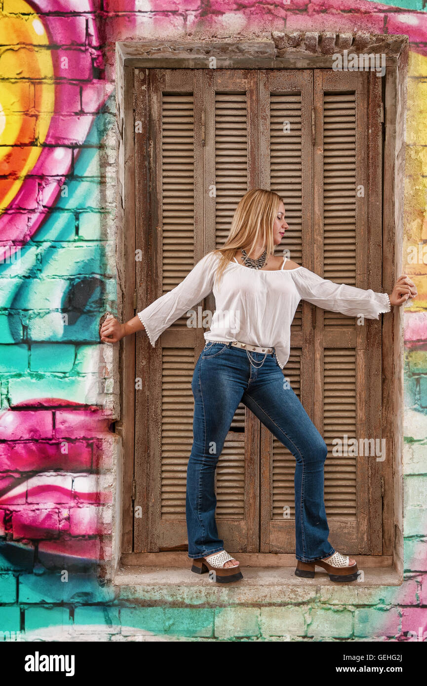 Graffiti profile hi-res stock photography and images - Alamy