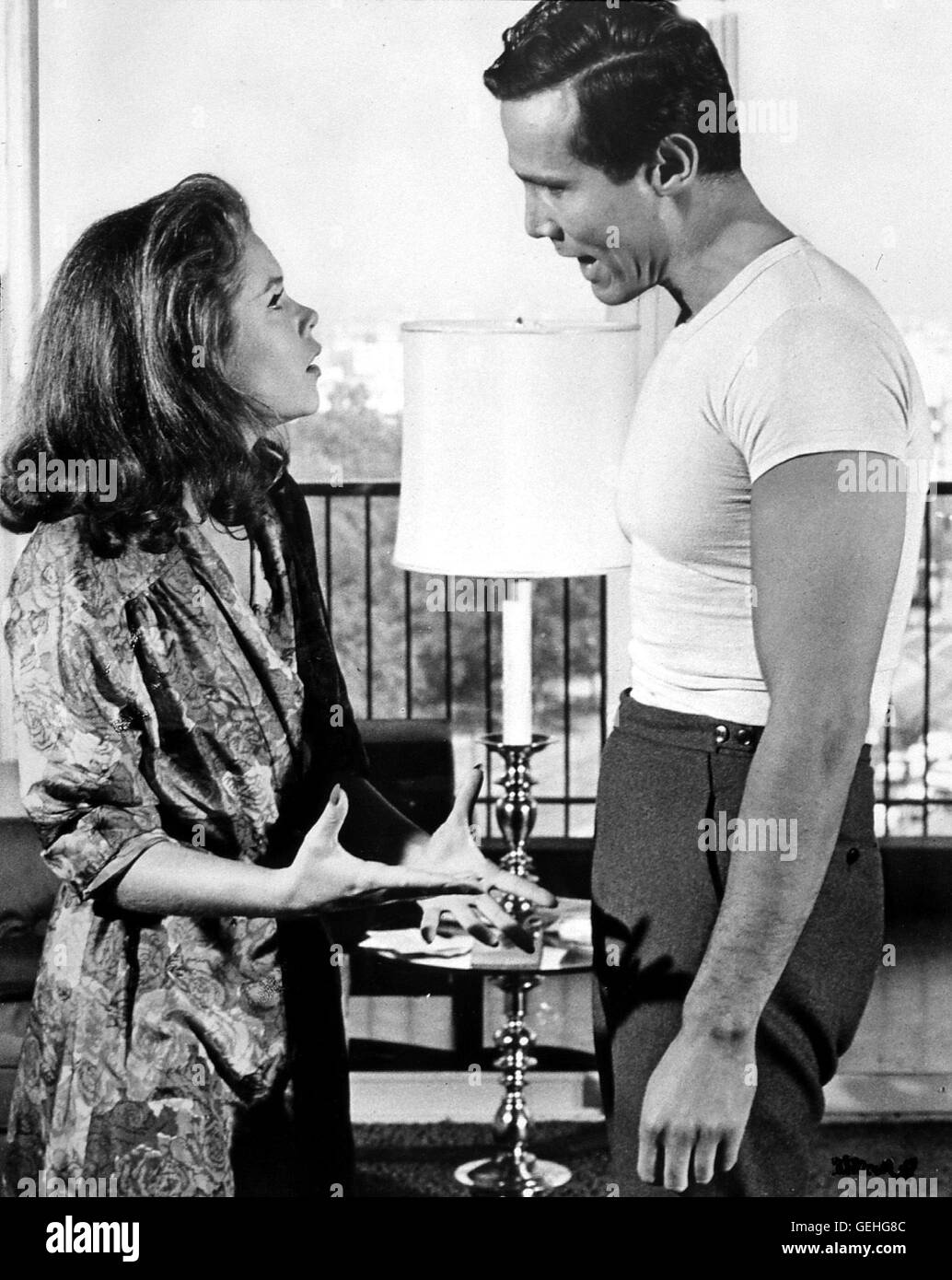 Henry Silva, Elizabeth Montgomery Im Auftrag eines Mafia-Bosses geht ...