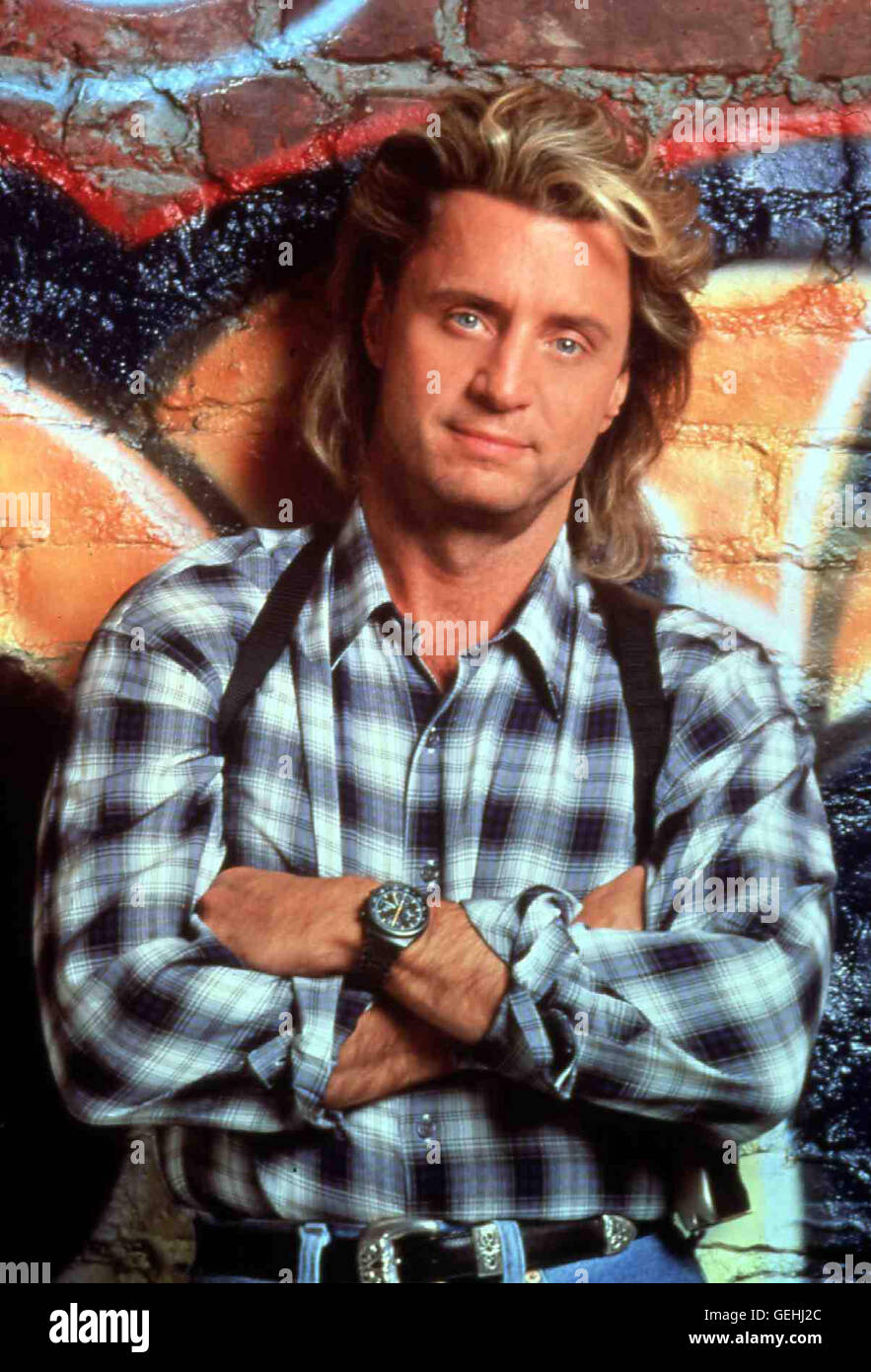 Shadoe Stevens Um Charlie bei Bewusstsein zu halten, erzählt Max ...