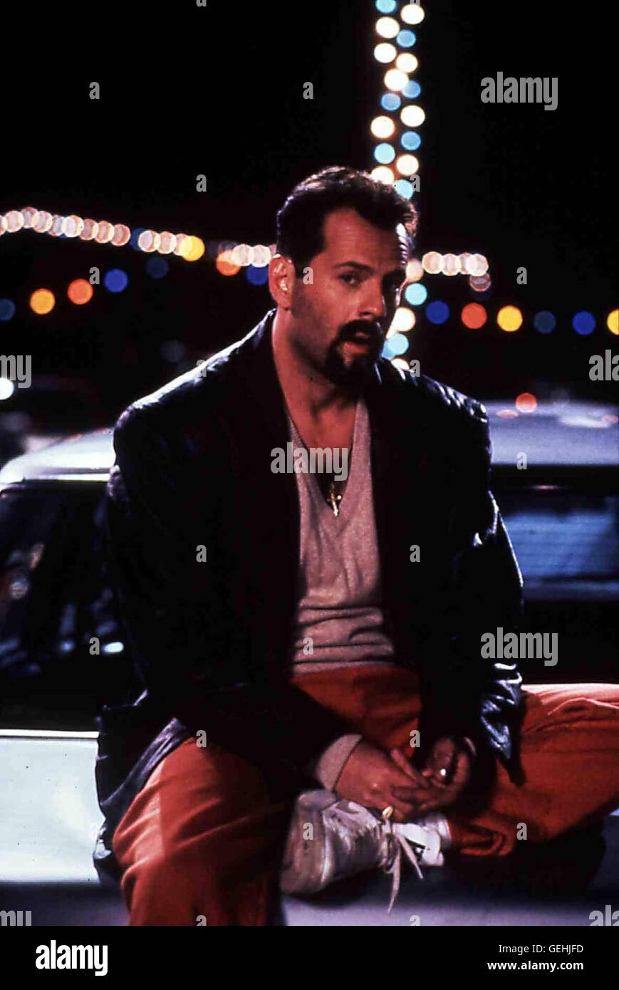 Bruce Willis James (Bruce Willis) ist brutal und jaehzornig und ...