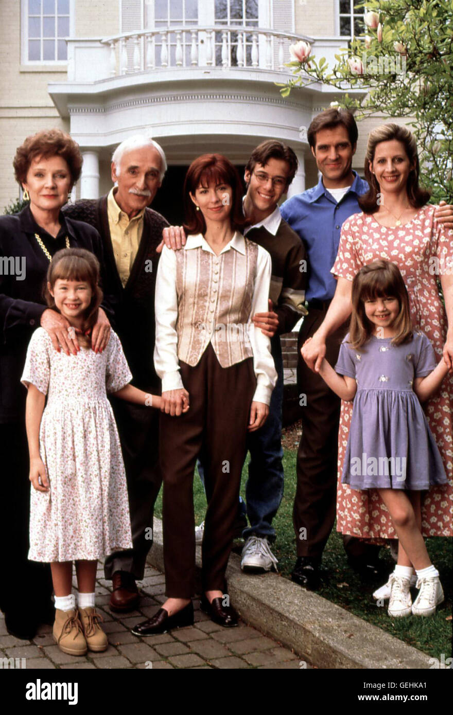 Dana Delany Hope (Dana Delany, m) zieht mit ihrem Sohn zu ihren Eltern ...