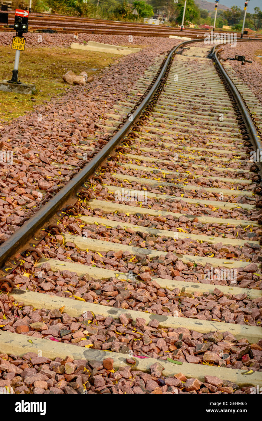 Converging lines tracks rail road railroad hi-res stock photography and ...