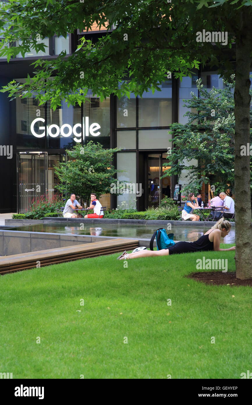 The entrance to Google's new European headquarters at London's Kings ...