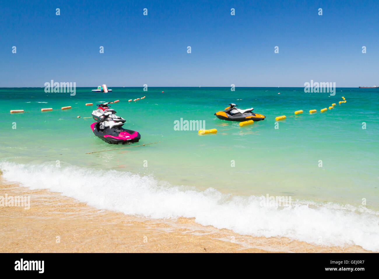 Motorcycles beach side hi-res stock photography and images - Alamy