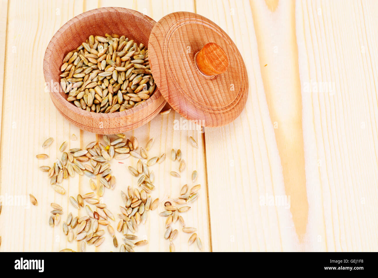 Grain Rye and Wheat Stock Photo - Alamy
