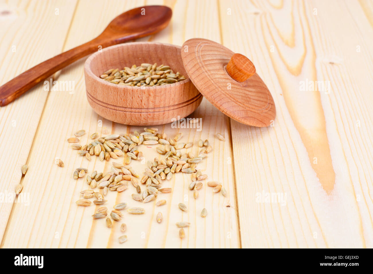Grain Rye and Wheat Stock Photo - Alamy