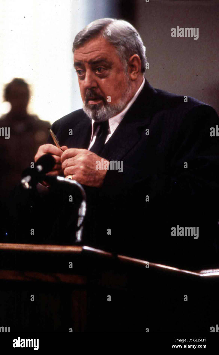 Perry Mason (Raymond Burr) *** Local Caption *** 1989, Perry Mason: The ...