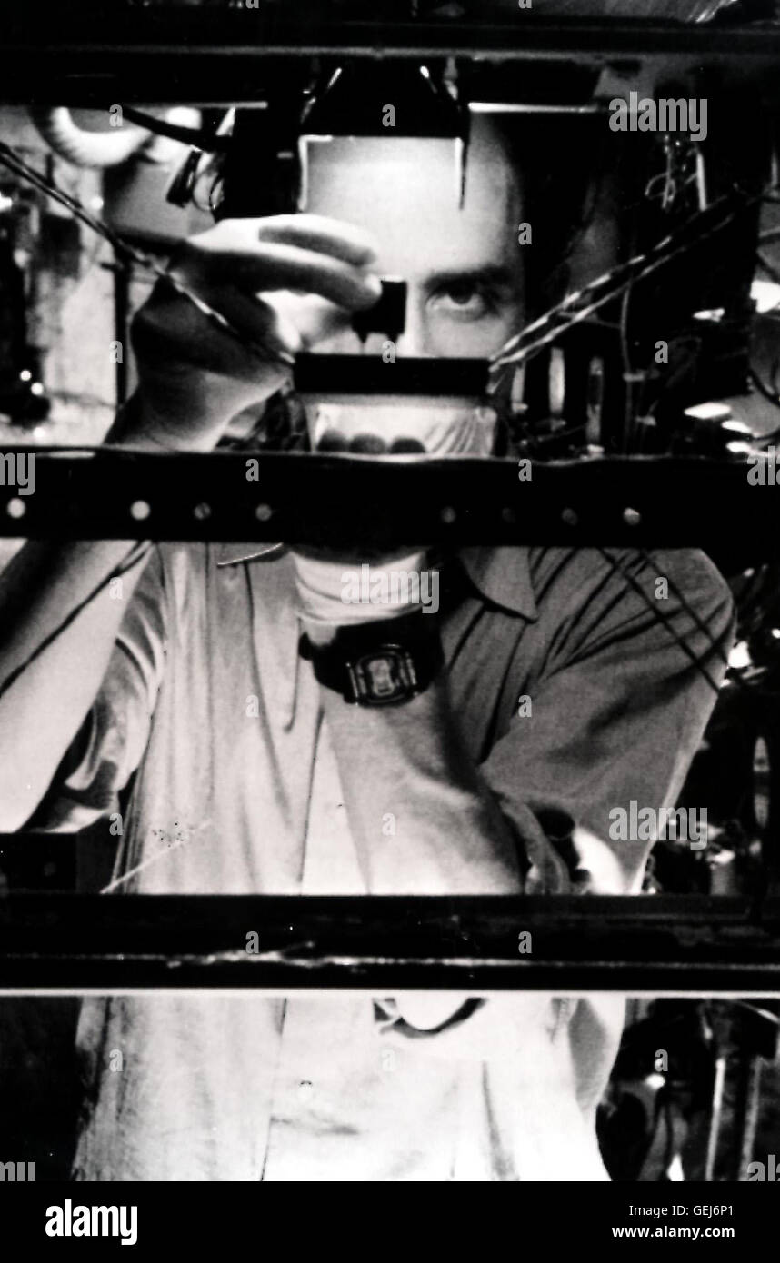 Sean Gullette Max (Sean Gullette) versucht seit zehn Jahren das ...