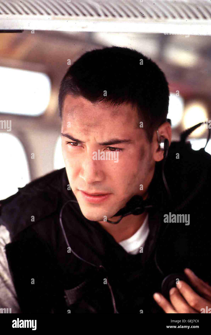 Keanu Reeves Es gelingt Traven (Keanu Reeves), auf den fahrenden Bus ...