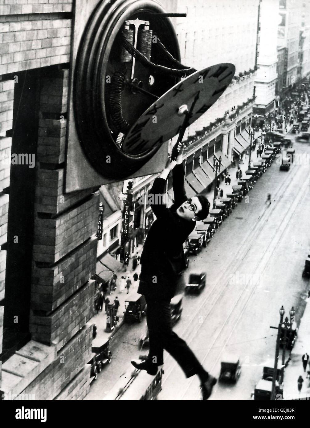 Safety last harold lloyd hi-res stock photography and images - Alamy